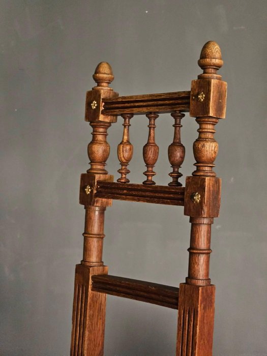 法國 銅雕花鉚釘 古典花紋坐墊 橡木雕刻 小椅子 特殊 兒童椅 古董椅 ch1069⚜️卡卡頌 歐洲古董⚜️ | Yahoo拍賣