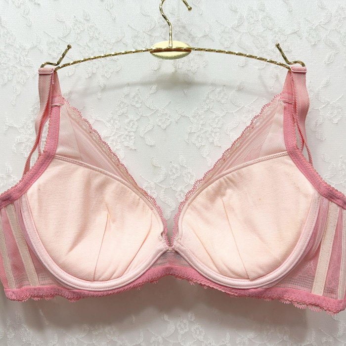 👙Ladies蕾黛絲：34/75D💗婷の二手內衣💗厚罩杯。 | Yahoo拍賣