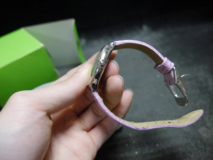 【阿輝の古物】手錶_United Colors Of Benetton_可運作_皮帶脆化_#E38 | Yahoo拍賣