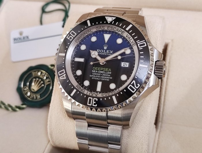 【低調的奢華】勞力士 126660 近新 漸藍 水鬼王 大錶徑44mm 自動上鍊 漸層 黑色面盤 D-BLUE~原廠盒單 2022 | Yahoo拍賣