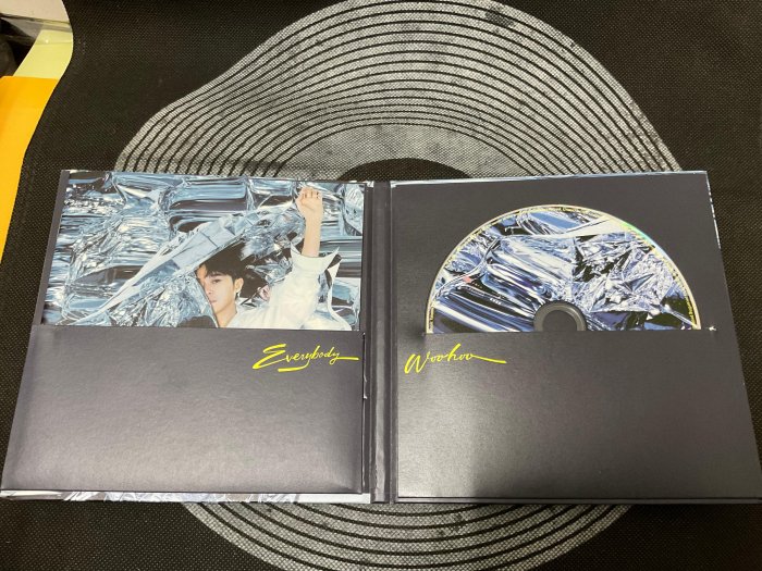 華語二手CD~蘇打綠 吳青峰~Everybody Woohoo 4首~單曲CD環球音樂+親筆簽名 | Yahoo拍賣