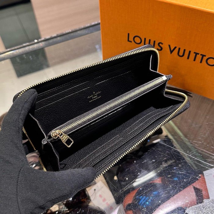 ⭐️ 香榭屋精品店 ⭐️ LV LOUIS VUITTON M60171 黑色壓紋牛皮窄版拉鍊長夾 皮夾 (XC1856) 全新商品 | Yahoo拍賣