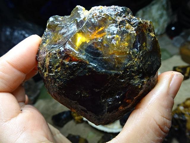 《藍晶寶石玉石特賣→〈原石系列→天然清透飛舞紋藍色琥珀原礦一公斤〈1000公克→p4 | Yahoo拍賣