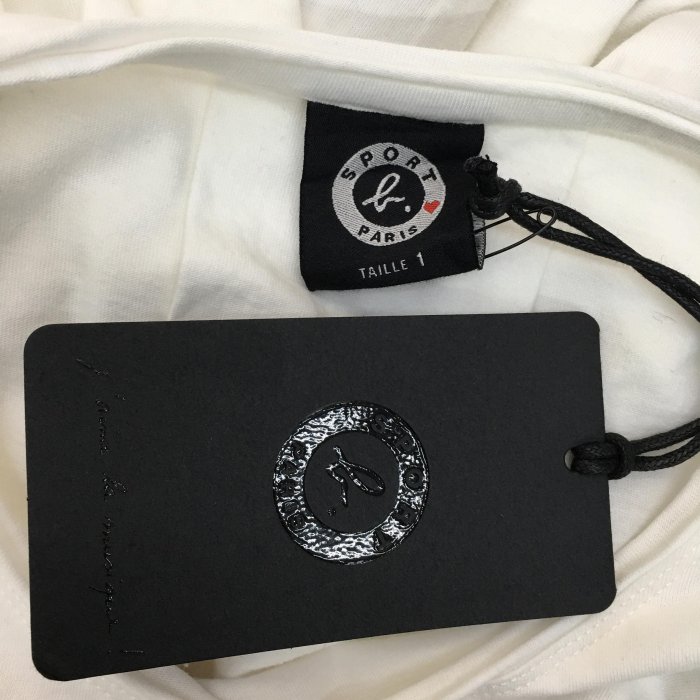 【愛莎＆嵐】agnès b. 女 白色人物圖繪純棉短袖上衣/全新 11404 11（限小綿下單）490 | Yahoo拍賣