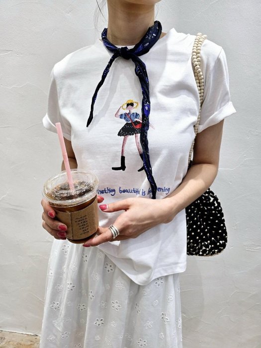 OoO三元OoO韓國進口-Hippie story車繡英文字母.帽子女孩.圓領.T恤 | Yahoo拍賣