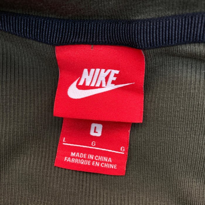 【愛莎＆嵐】 NIKE 女 綠色品牌LOGO運動短袖上衣/L 11503 24 | Yahoo拍賣