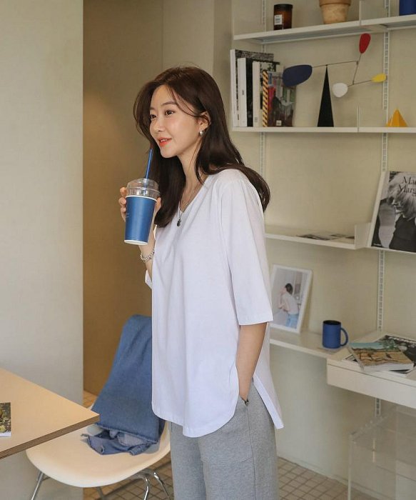 Hello V 現貨 正韓 包色推薦好版型開岔寬鬆短T*白黑米綠*【C0328-05】 | Yahoo拍賣