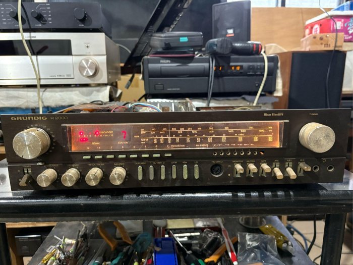 低價起標！零件機... 德國古董老機GRUNDIG R2000指針收音擴大機..208 | Yahoo拍賣