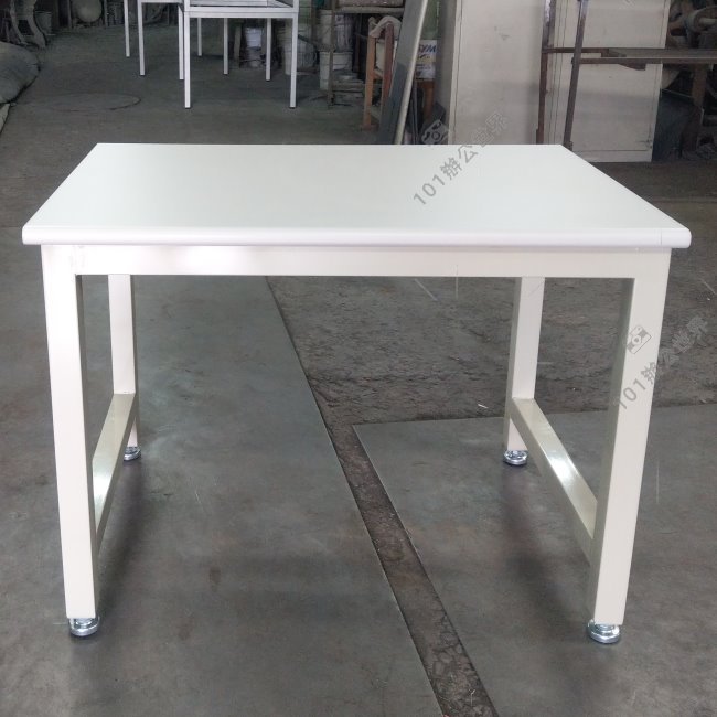 (W100*D70*H74cm)無抽屜工作桌(加橫樑)，附止滑調整腳墊、電子廠生產線專用工作桌...可訂製各種尺寸及樣式 | Yahoo拍賣