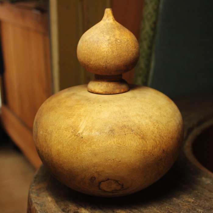 【桑園の】沉香 聚寶盆 寶瓶 533g 原木 整塊雕 Q 5334 | Yahoo拍賣