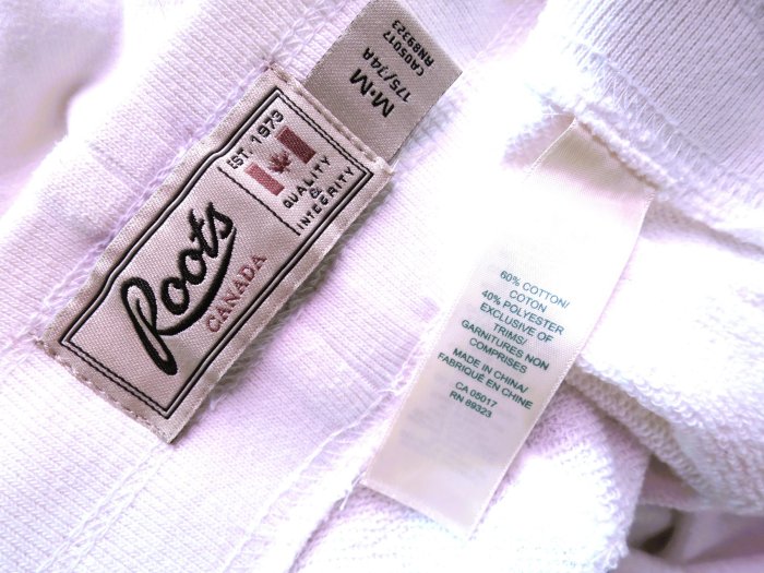 四季熱賣.98起競標︵＊Roots專櫃 白色伸縮腰休閒短褲(M)3209 | Yahoo拍賣