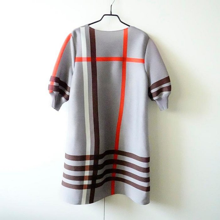 一元起標～當 我 們 在 衣 起C-WIT＊╯全新專櫃格紋皺摺設計上衣 | Yahoo拍賣