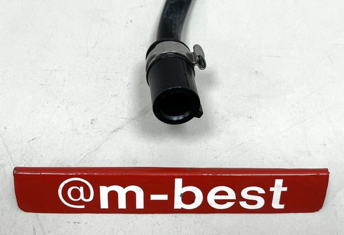 BENZ W204 S204 W205 S205 2012- M274 曲軸箱透氣管 單向閥 (原廠貨) 2740182300 | Yahoo拍賣