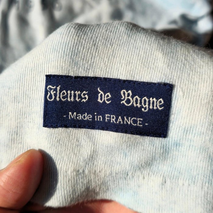 生來狂野一元起標二手法國製花囚犯 fleur de bagne 經典復古純棉淺藍色文字印花短袖T恤L號 Made in France | Yahoo拍賣