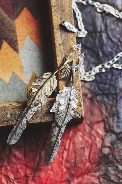 就是愛古著日本yusuke kosaka works 小坂老鷹上金銀羽墜飾 | Yahoo拍賣