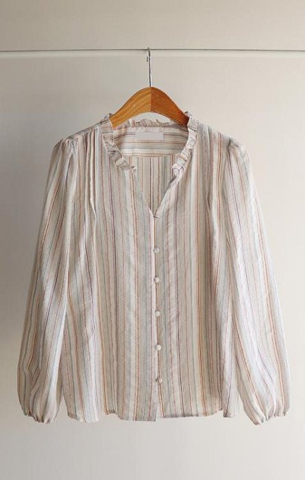 Bellee 正韓 粉嫩色豆扣條紋荷葉領長袖襯衫上衣 (2色) 【0228-10】 | Yahoo拍賣