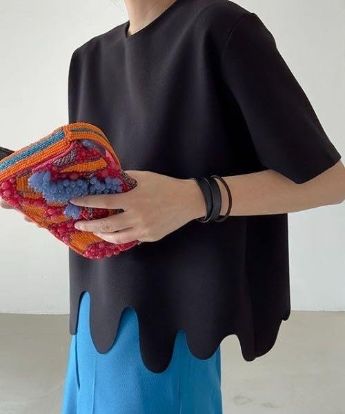 正韓🍄‍🟫 不規則波浪邊挺料短袖上衣 | Yahoo拍賣