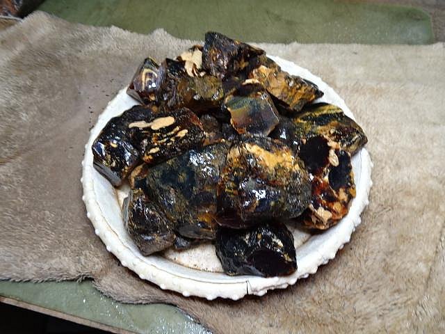 《藍晶寶石玉石特賣→〈原石系列→天然清透飛舞紋藍色琥珀原礦一公斤〈1000公克→p4 | Yahoo拍賣