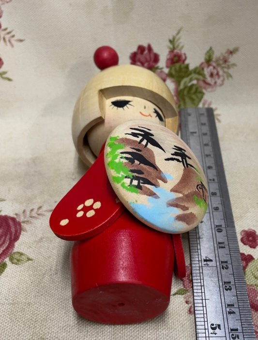 龍廬-自藏出清~日本2手跳蚤市集購回-日本木頭娃娃人偶H15cm-女娃紅色和服手拿斗笠/只有一個/日本料理店居酒屋 | Yahoo拍賣