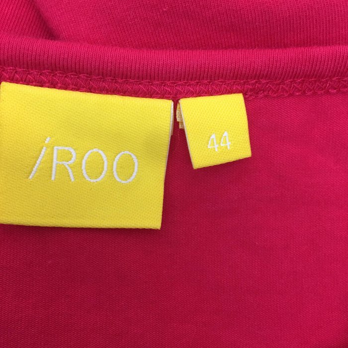 【愛莎＆嵐】 iROO 女 紅色字母造型短袖上衣/44 11406 24(限小綿下單) | Yahoo拍賣