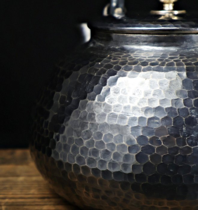 【桑園の】高級品 日本 秀玉堂造 952g 純銀 厚胎 鎚目肌 藤編提樑 老銀壺 純銀壺 桐箱附 (委託品) T 7496 A09 | Yahoo拍賣