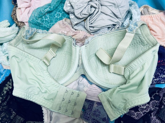 思薇爾 SWEAR 二手內衣 E75 34E 75E | Yahoo拍賣