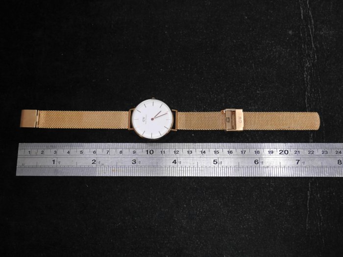 【阿輝の古物】手錶_DW Daniel Wellington_可運作_錶面有刮痕 錶帶有使用痕跡_#E19 | Yahoo拍賣
