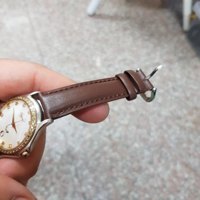 ＜鑲鑽＞愛其華 Ogival 紳士錶＜藍寶石鏡面＞全新真皮錶帶 F1 | Yahoo拍賣