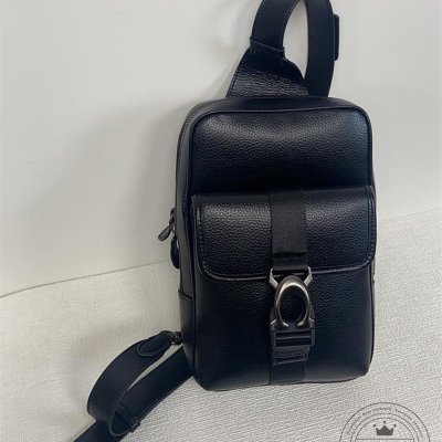 空姐精品代購 限時免運 COACH CM378 CM380 蔻馳熱賣新款 經典標誌BECK 商務休閒胸包 機車包 男生胸包 肩背包 單肩後背包 ...