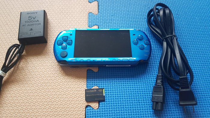 【回憶瘋】PSP主機(藍色已改機.內建遊戲) 贈送32G套卡 8成5新 玩戰神不當機 | Yahoo拍賣