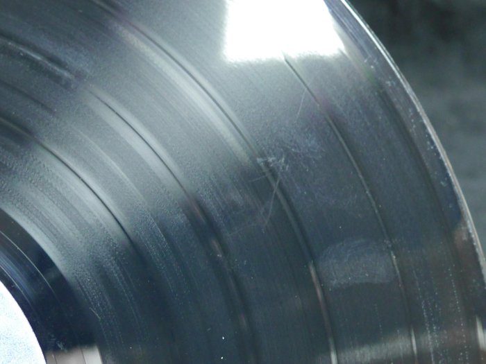 【阿輝の古物】黑膠唱片LP_姜育恆_無歌詞_有刮痕污漬_#E25_1元起標無底價 | Yahoo拍賣