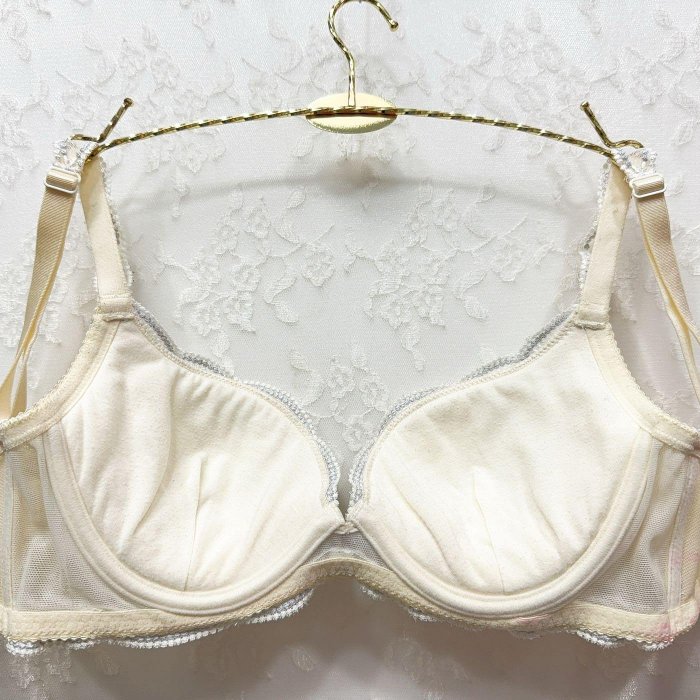 👙Ladies蕾黛絲：32/70C💗婷の二手內衣💗厚罩杯。 | Yahoo拍賣