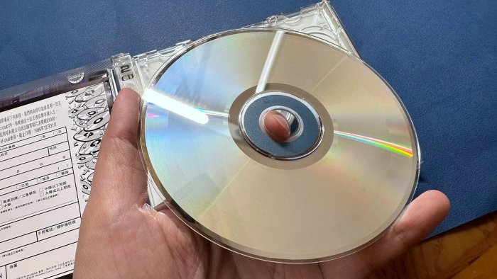 欣叡二手CD 盒裝 附資料卡 張學友 釋放自己 CD+現場演譯版VCD | Yahoo拍賣