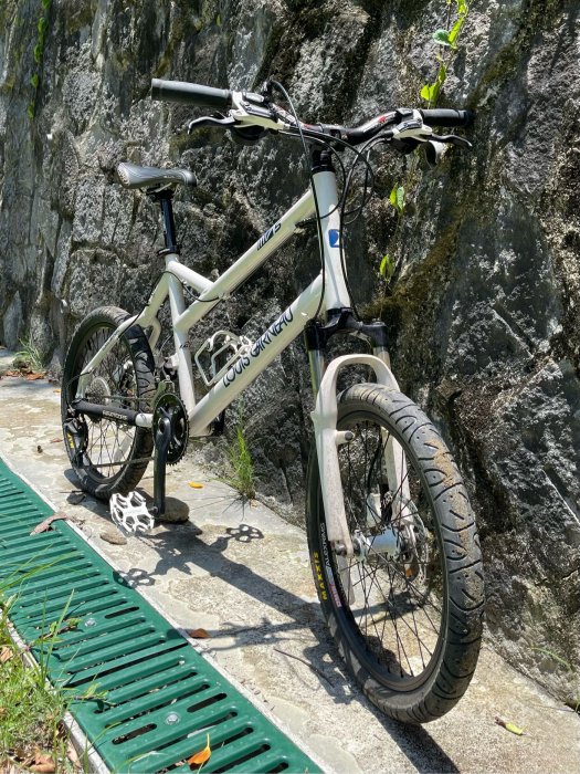 LOUIS GARNEAU- MV5 （9成新少騎）越野小徑車 20段變速 前後油壓碟 油壓前避震 物件大故不寄送 限現場自取 如無法自取請勿 ...