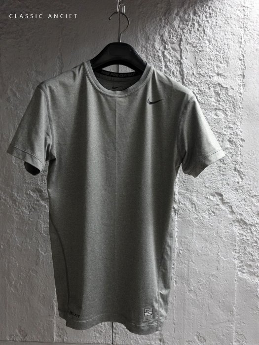 CA 美國運動品牌 NIKE PRO COMBAT 灰色 緊身 彈性運動短t L號 一元起標無底價E142 | Yahoo拍賣