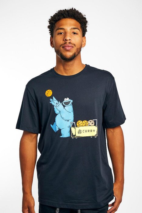 Furugi Shop Under Armour UA Curry x 芝麻街 聯名 黑色 餅乾怪獸 投籃 美版運動短袖T恤 一元起標 1G568 | Yahoo拍賣