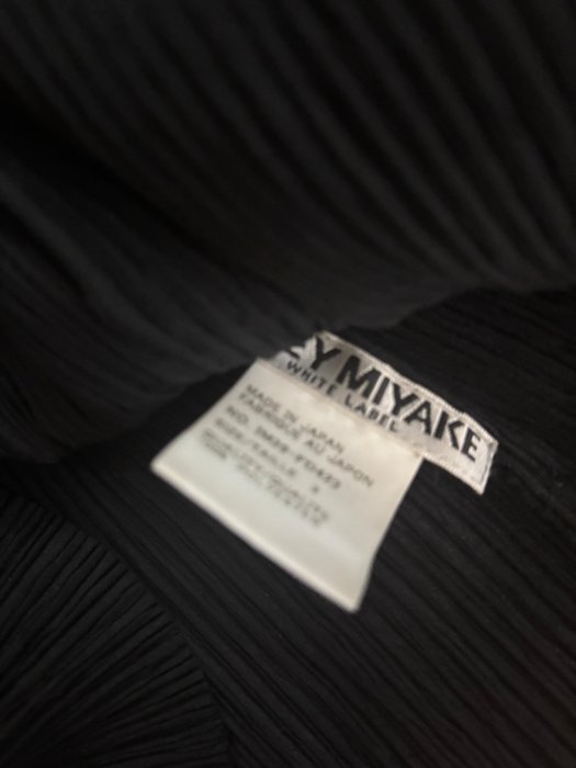 SHOPGAL～Issey Miyake 三宅一生 皺摺黑外套～一元起標 | Yahoo拍賣