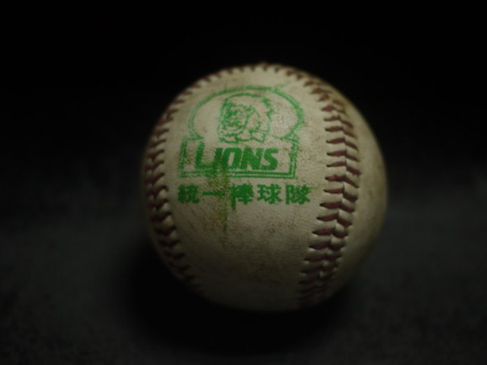 【阿輝の古物】棒球_早期 羅政卿 呂文英 等人 統一棒球隊LIONS_1991職棒總冠軍簽名球_#E19 | Yahoo拍賣