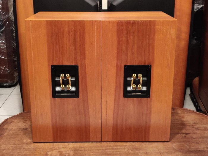 「有一組極新」雅瑟 USHER V-9801 大書架喇叭 S-520 V601 9803 可參考 | Yahoo拍賣