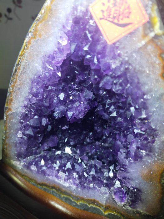 臻品水晶~天然烏拉圭ESP紅線瑪瑙邊直立式金型紫水晶洞 含座重6.6kg | Yahoo拍賣