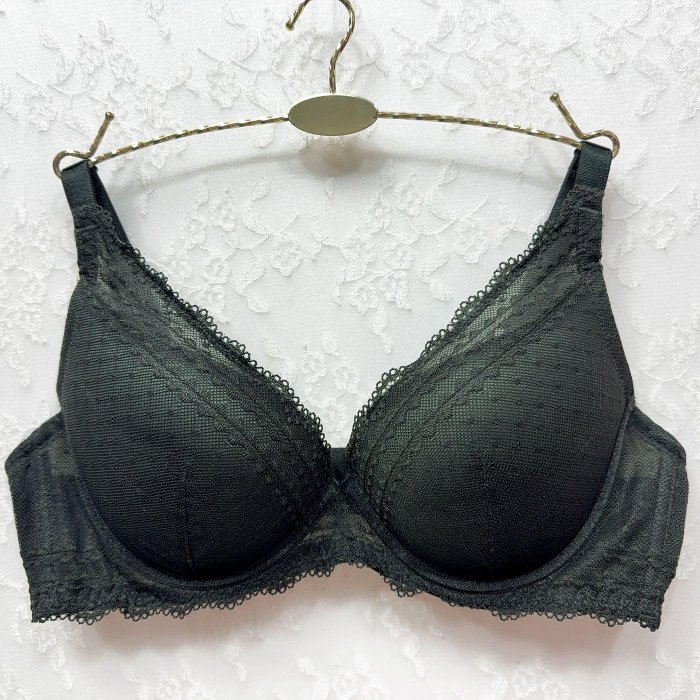 👙水袋Savvy莎薇：38/85C💗婷の二手內衣💗水袋厚罩杯。 | Yahoo拍賣