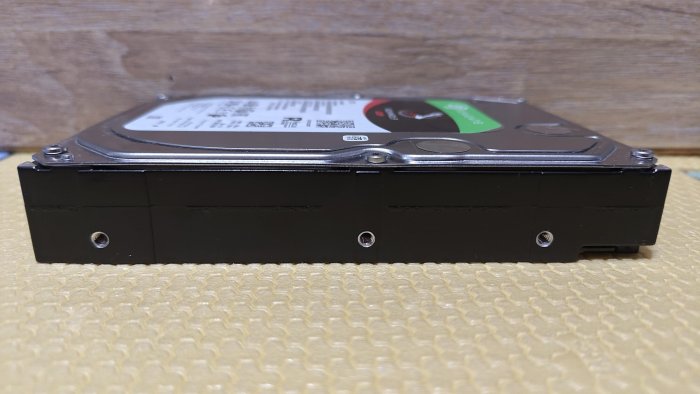 【二手】Seagate 希捷 IronWolf 8TB 3.5吋 256M NAS 硬碟 那嘶狼 (ST8000VN004-2M2101) WSD0C1Y2 | Yahoo拍賣