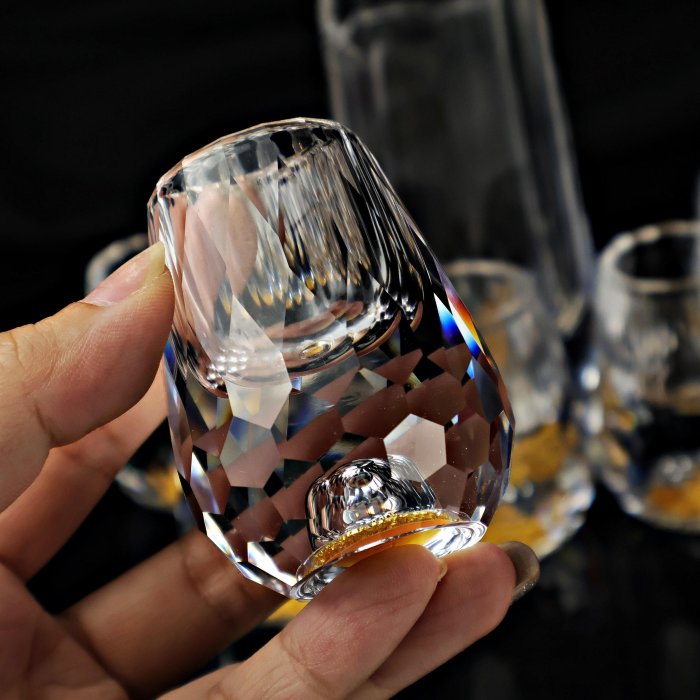 【桑園の】超美品~高檔水晶玻璃 鑽切 厚胎 24K金箔 酒杯 分酒器 玻璃杯 7客 未使用美品 盒附 T 9072 | Yahoo拍賣
