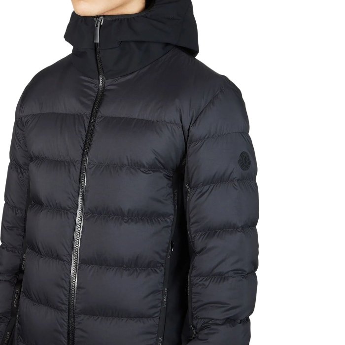 [全新真品代購-S/S23 新品!] MONCLER 黑色 LOGO細節 連帽 羽絨外套 (MORVAN) | Yahoo拍賣