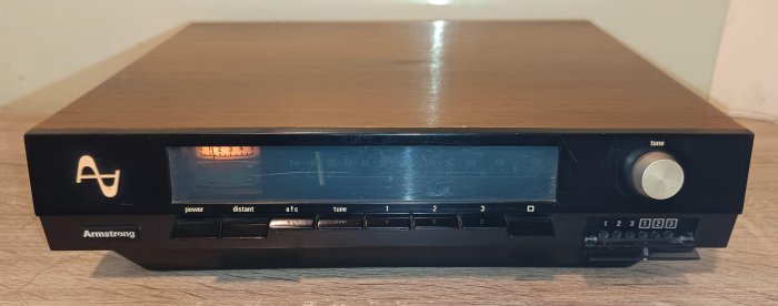 一元起標, 標多少賣多少-英國製Armstrong 624 FM Tuner. FM 收音機 | Yahoo拍賣