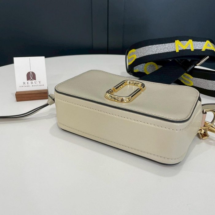 【蕊REBUY一元起標】MARC JACOBS MJ 粉拚米色相機包 | Yahoo拍賣