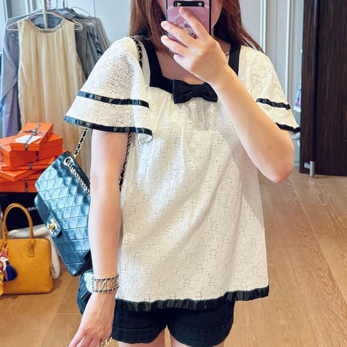 Sogo購 U’re 黑白撞色 可愛氣質雕花蕾絲緞帶 後綁帶蝴蝶結 公主傘擺短袖上衣 mk ined snidel fray id 23區 lily brown | Yahoo拍賣