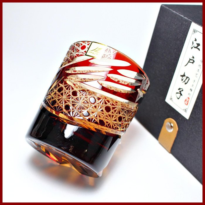 【桑園の】高檔美品~江戶切子 琥珀紅 流水龍目紋 厚胎 手工雕刻 水晶玻璃杯 威士忌酒杯 未使用 附盒 週日結標 D 7334 | Yahoo拍賣