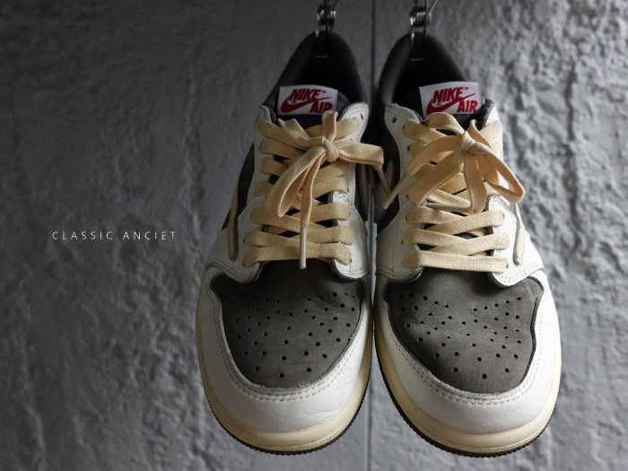 CA 美國運動品牌 NIKE 白與咖 真皮休閒鞋 US 8號 一元起標無底價E581 | Yahoo拍賣