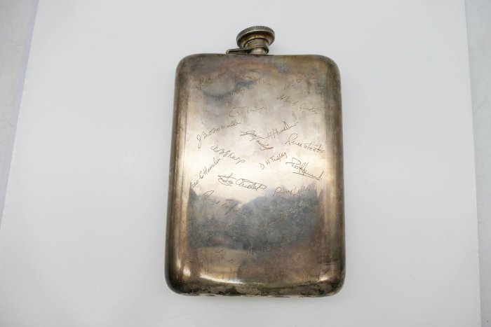 (小蔡二手挖寶網) 早期 PBP商標 Sterling純銀 所有人訂製送給名人 酒壺 收藏品 有印記 重量約384g 行家自行鑑定 商品如圖 100元起標無底價 | Yahoo拍賣